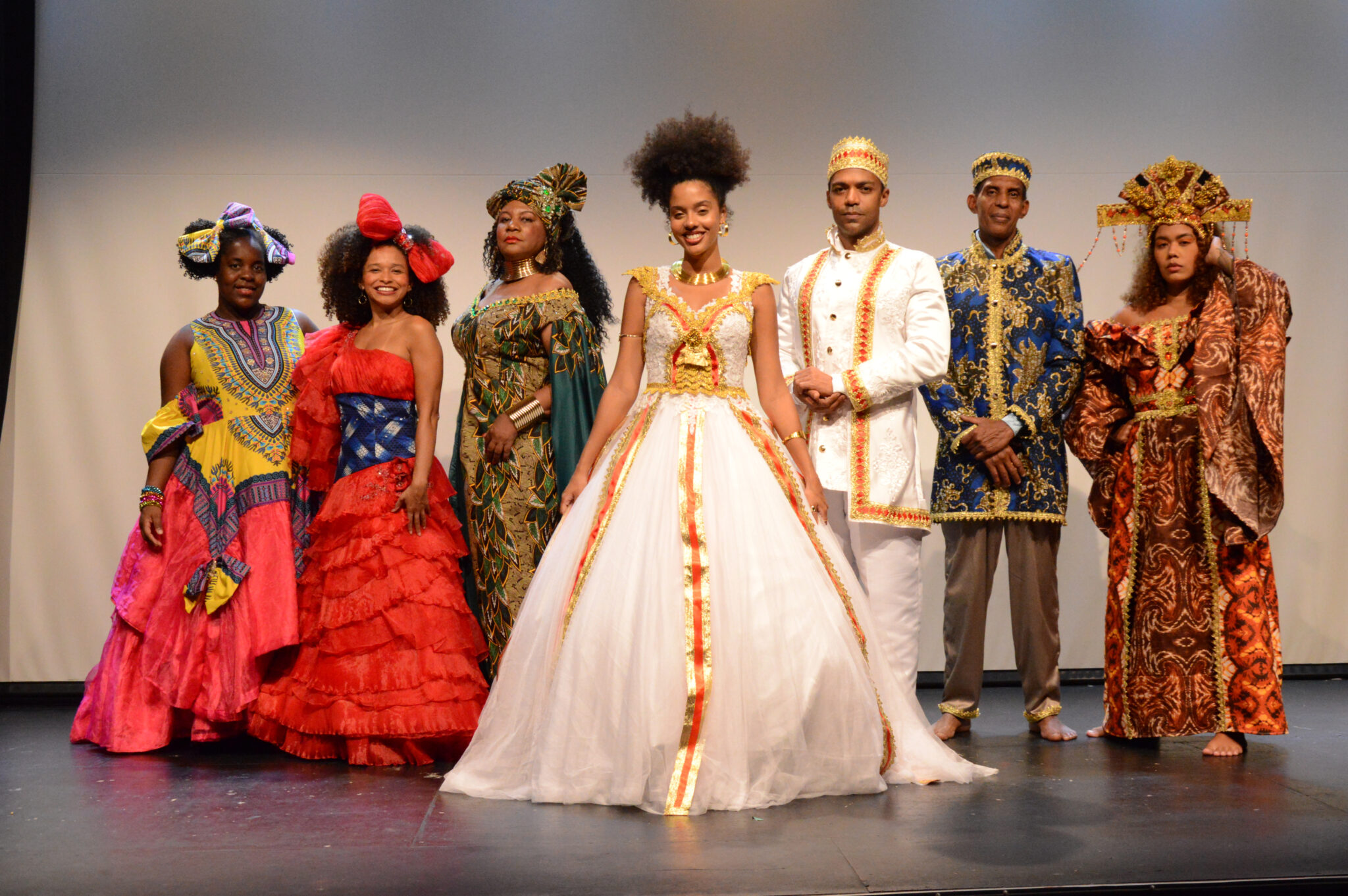 Cinderela Negra, Um Sonho que vai Começar – Cine Teatro Barra Point ...